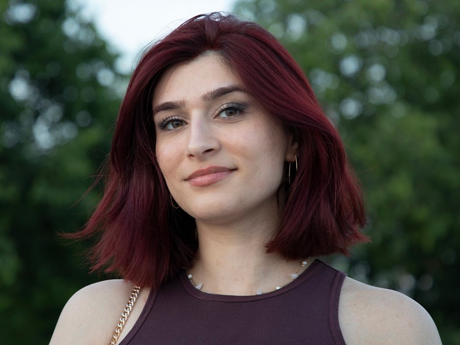 Cherry Cola Hair at Home: A Step-by-Step Guide - Garnier