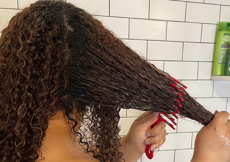 La mejor rutina y productos para cabello rizado - Garnier