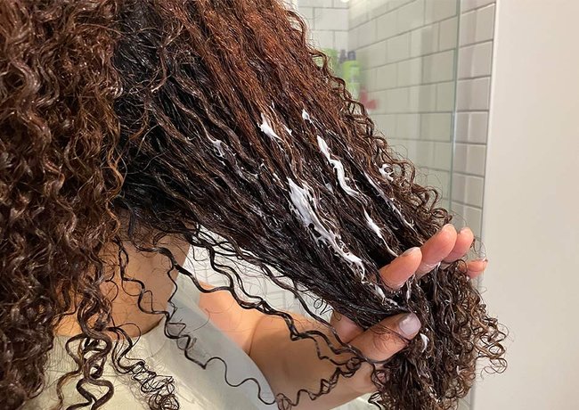 The Best Curly Hair Routines And Styling Products Garnier