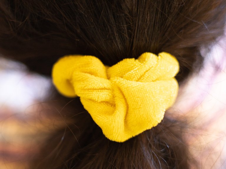 How to Pineapple your Hair to Protect Curls - Garnier