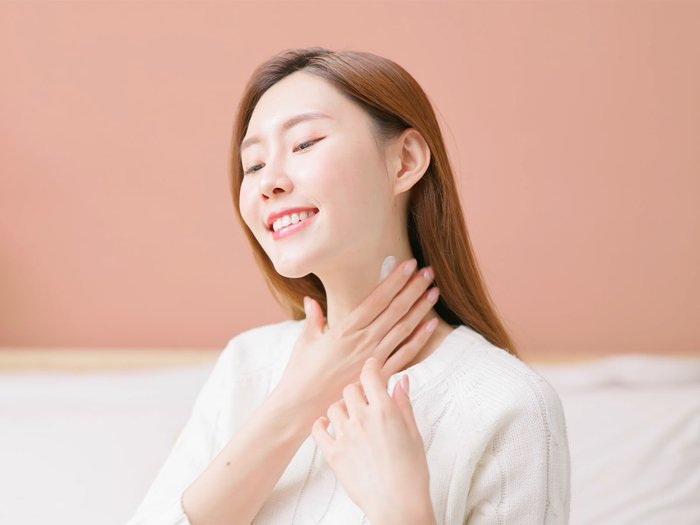 Learn How To Properly Cleanse Your Neck - Skin Care - Garnier