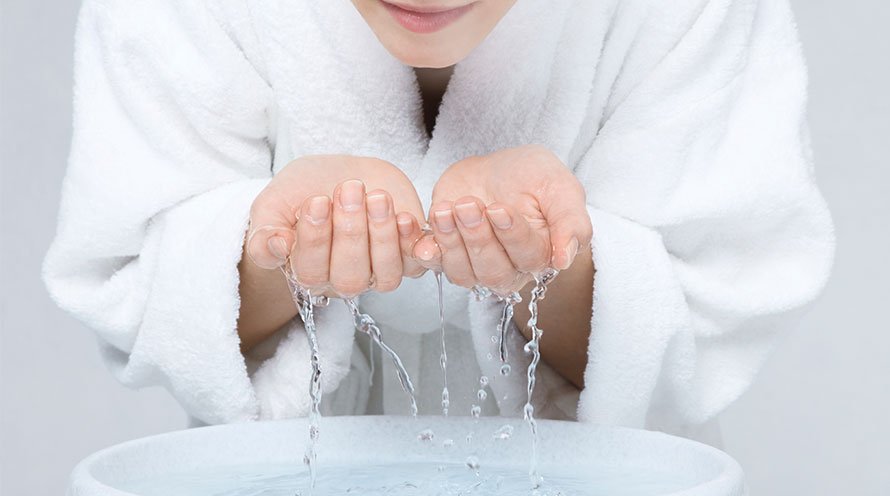 What Is Double Cleansing and How To Do It Right – Garnier