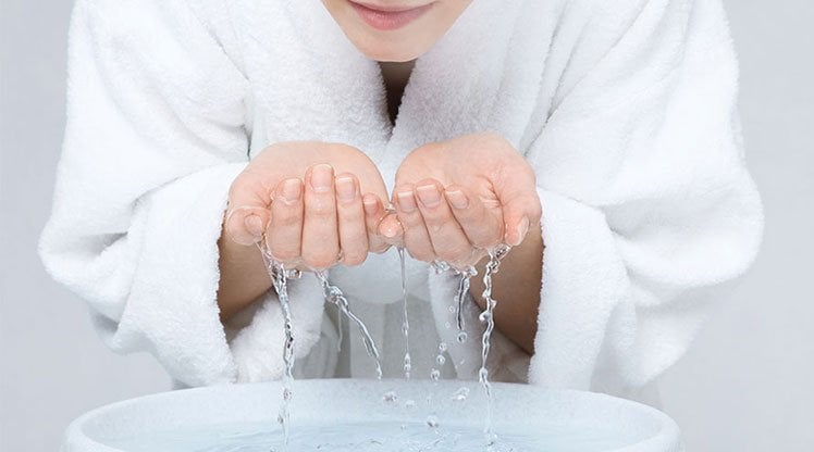 What Is Double Cleansing and How To Do It Right – Garnier