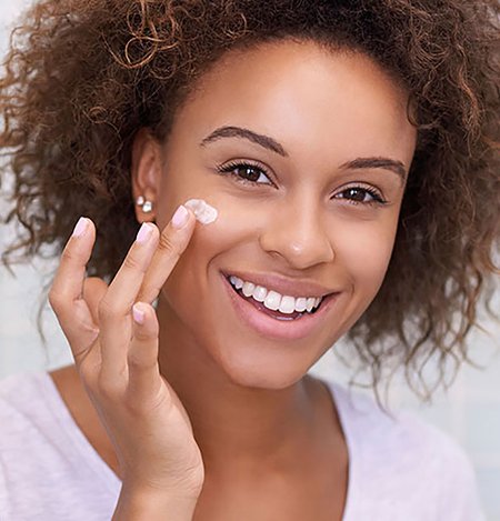 How To Properly Clean Dry Skin - Face Cleansing Tips - Garnier