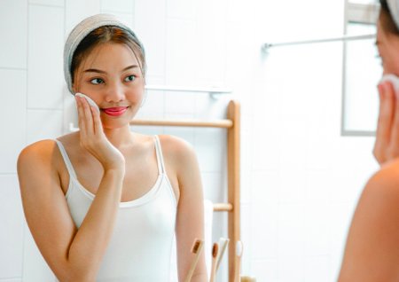 Step by Step Face Cleaning: Essential Face Cleansing Steps | Garnier