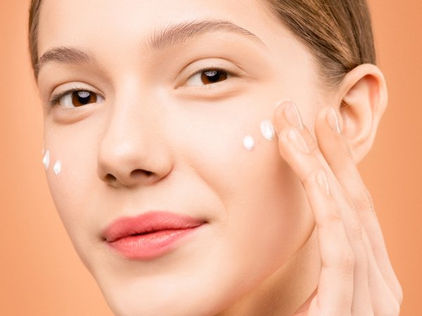 What is clean girl makeup - How to get the look - Garnier